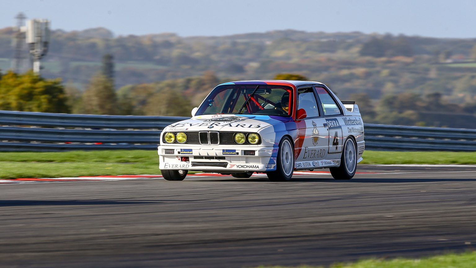 Super Tourers shine in Donington gloom - CTCRC